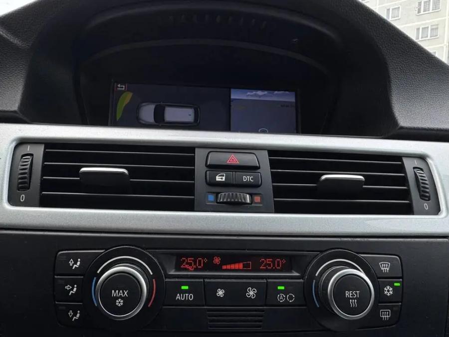 Pelēks BMW 330 2006 Rīga, ar dzinēja tilpumu 3.00 L un nobraukumu 343 tūkst. km par 5990 €, foto 25 vietnē AUTOMOTO.COM.LV