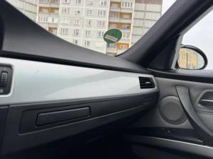 Pelēks BMW 330 2006 Rīga, ar dzinēja tilpumu 3.00 L un nobraukumu 343 tūkst. km par 5990 €, foto 30 vietnē AUTOMOTO.COM.LV