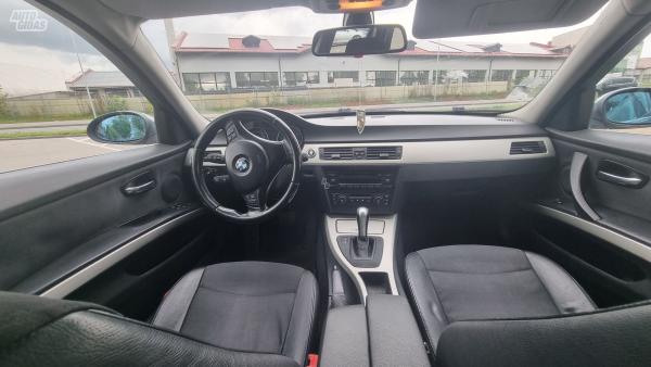 Grey BMW 330 2006 in Panevezys, with an engine capacity of 3.00 L and mileage of 296 thousand km for 3000 €, photo 9 on AUTOMOTO.COM.LV