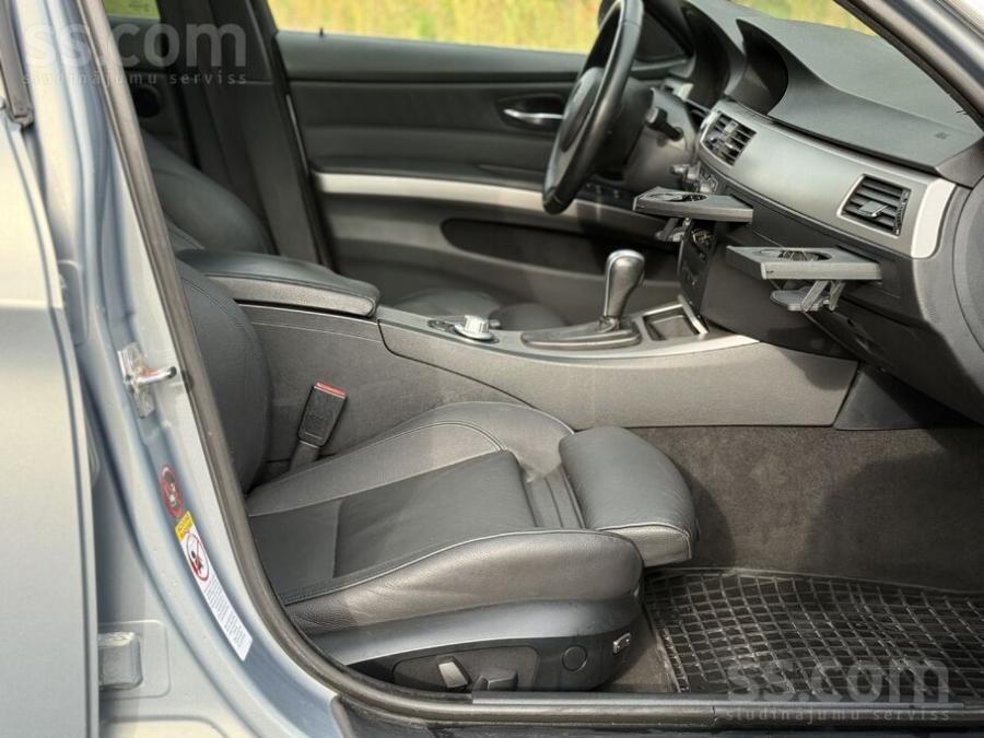 Grey BMW 330 2006 in Jelgava, with an engine capacity of 3.00 L and mileage of 355 thousand km for 4150 €, photo 13 on AUTOMOTO.COM.LV