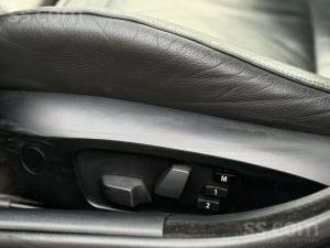 Grey BMW 330 2006 in Jelgava, with an engine capacity of 3.00 L and mileage of 355 thousand km for 4150 €, photo 15 on AUTOMOTO.COM.LV