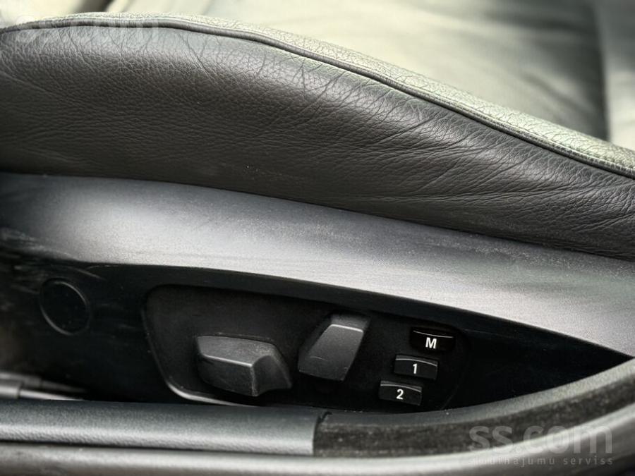 Grey BMW 330 2006 in Jelgava, with an engine capacity of 3.00 L and mileage of 355 thousand km for 4150 €, photo 15 on AUTOMOTO.COM.LV