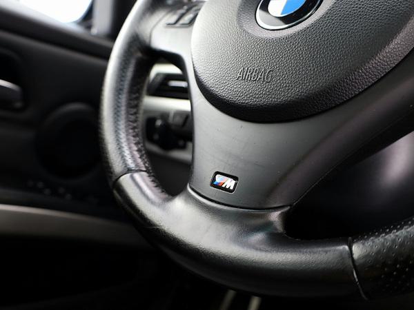 Grey BMW 330 2006 in Tallinn, with an engine capacity of 3.00 L and mileage of 308 thousand km for 3999 €, photo 10 on AUTOMOTO.COM.LV