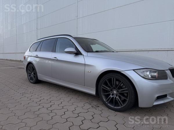Grey BMW 330 2006 in Riga, with an engine capacity of 3.00 L and mileage of 323 thousand km for 4300 €, photo 4 on AUTOMOTO.COM.LV