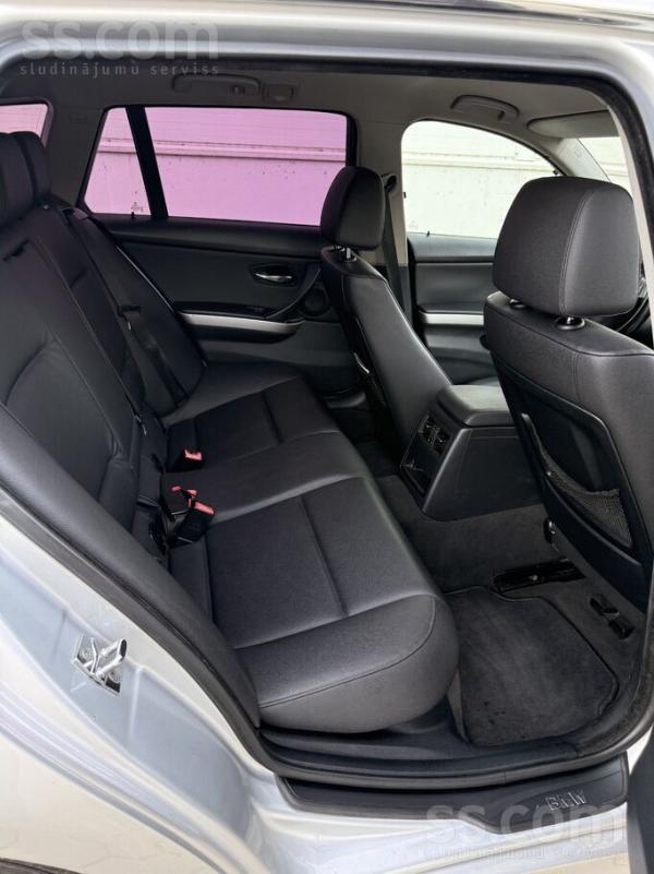 Grey BMW 330 2006 in Riga, with an engine capacity of 3.00 L and mileage of 323 thousand km for 4300 €, photo 5 on AUTOMOTO.COM.LV