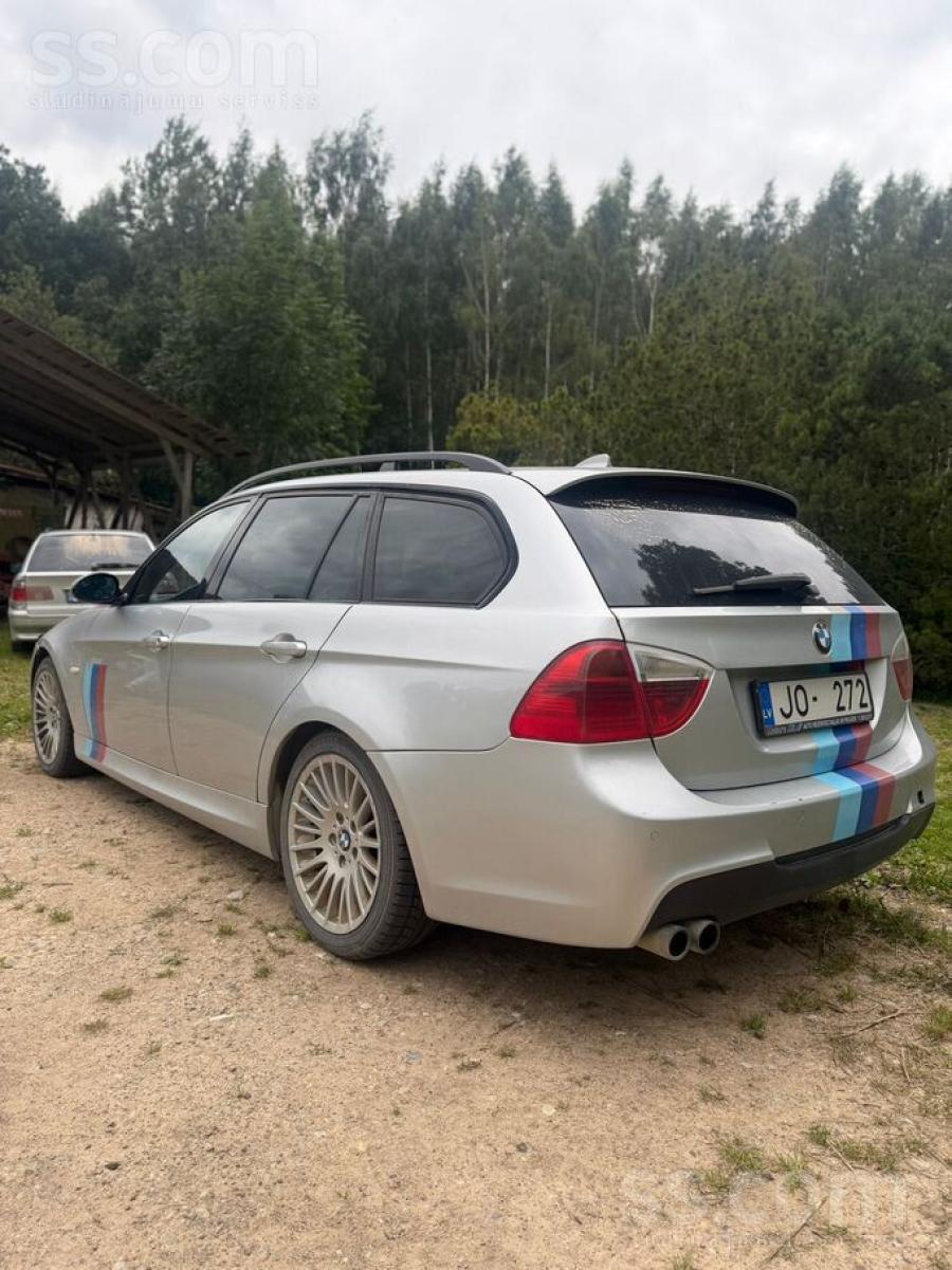 Grey BMW 330 2006 in Jelgava, with an engine capacity of 3.00 L and mileage of 437 thousand km for 4500 €, photo 4 on AUTOMOTO.COM.LV
