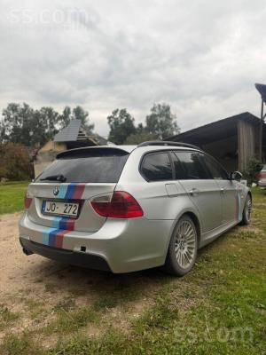 Grey BMW 330 2006 in Jelgava, with an engine capacity of 3.00 L and mileage of 437 thousand km for 4500 €, photo 5 on AUTOMOTO.COM.LV