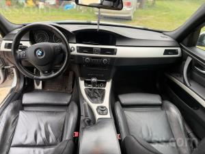 Grey BMW 330 2006 in Jelgava, with an engine capacity of 3.00 L and mileage of 437 thousand km for 4500 €, photo 6 on AUTOMOTO.COM.LV