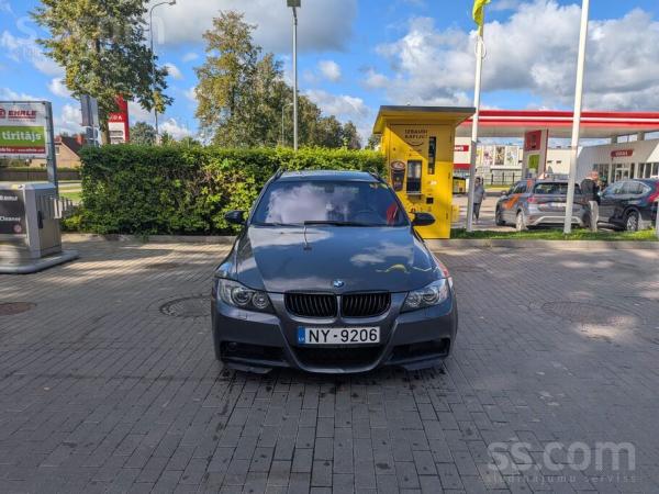 BMW 330 2006 in Dobele on AUTOMOTO.COM.LV Grey BMW 330 2006 in Dobele, with an engine capacity of 3.00 L and mileage of 368 thousand km for 5500 €, photo 1 on AUTOMOTO.COM.LV