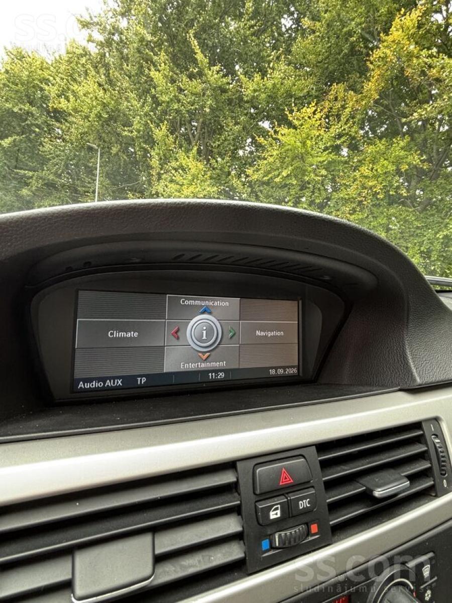 Grey BMW 330 2006 in Tukums, with an engine capacity of 3.00 L and mileage of 347 thousand km for 3690 €, photo 9 on AUTOMOTO.COM.LV