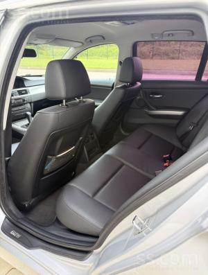 Grey BMW 330 2006 in Riga, with an engine capacity of 3.00 L and mileage of 323 thousand km for 3550 €, photo 3 on AUTOMOTO.COM.LV