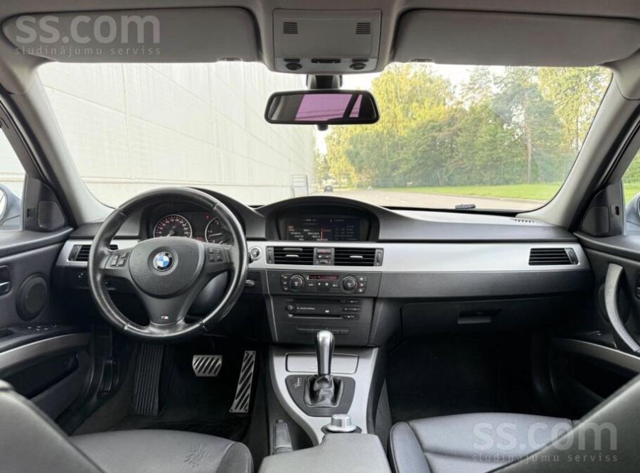 Grey BMW 330 2006 in Riga, with an engine capacity of 3.00 L and mileage of 323 thousand km for 3550 €, photo 4 on AUTOMOTO.COM.LV
