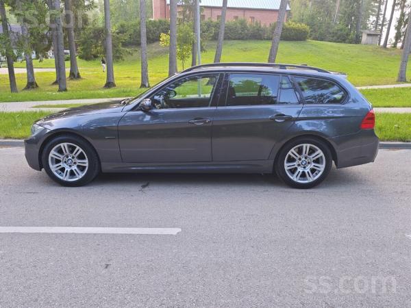 Pelēks BMW 330 2007 Ogre, ar dzinēja tilpumu 3.00 L un nobraukumu 260 tūkst. km par 3500 €, foto 5 vietnē AUTOMOTO.COM.LV