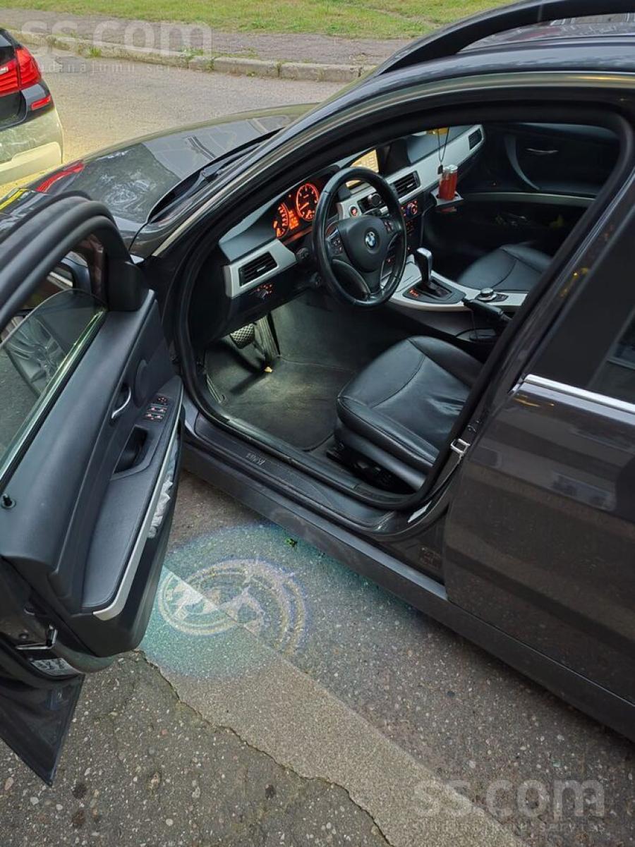 Grey BMW 330 2007 in Daugavpils, with an engine capacity of 3.00 L and mileage of 0 thousand km for 3600 €, photo 3 on AUTOMOTO.COM.LV