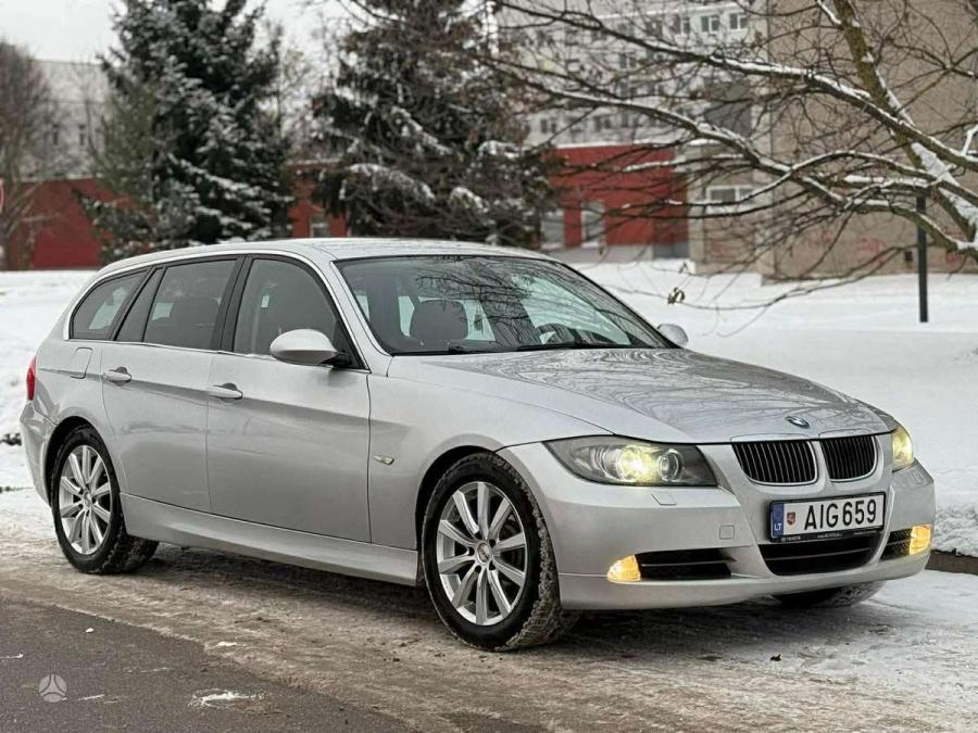 Pelēks BMW 330 2007 Kauņa, ar dzinēja tilpumu 2.99 L un nobraukumu 377 tūkst. km par 3000 €, foto 1 vietnē AUTOMOTO.COM.LV