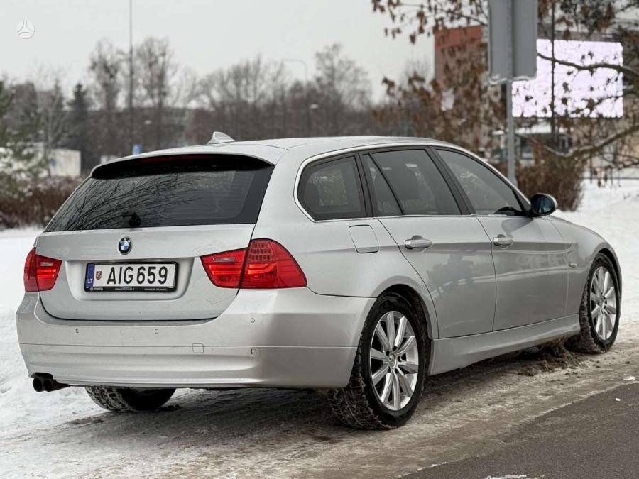 Pelēks BMW 330 2007 Kauņa, ar dzinēja tilpumu 2.99 L un nobraukumu 377 tūkst. km par 3000 €, foto 4 vietnē AUTOMOTO.COM.LV