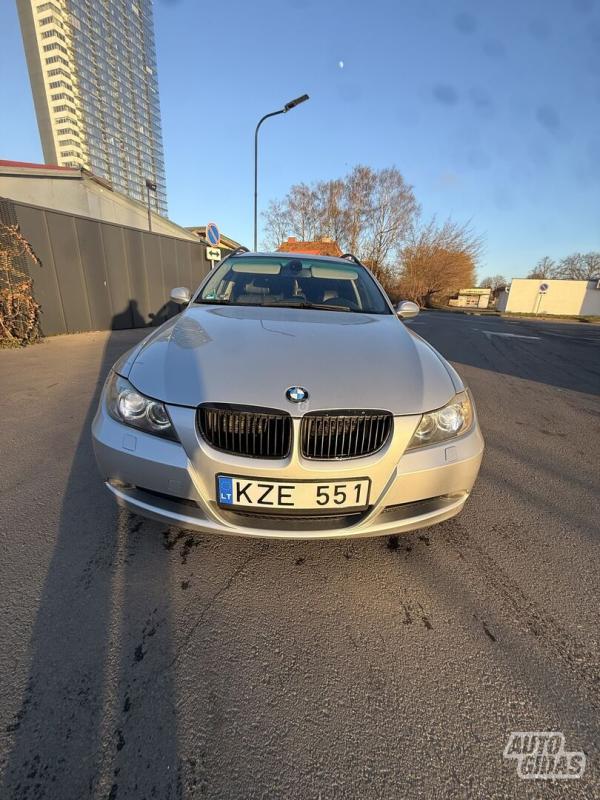 Pelēks BMW 330 2007 Klaipėda, ar dzinēja tilpumu 3.00 L un nobraukumu 429 tūkst. km par 3499 €, foto 2 vietnē AUTOMOTO.COM.LV