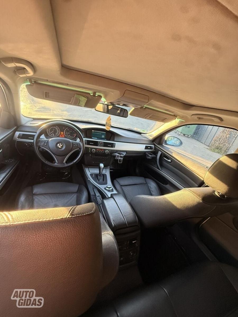 Grey BMW 330 2007 in Klaipeda, with an engine capacity of 3.00 L and mileage of 429 thousand km for 3499 €, photo 12 on AUTOMOTO.COM.LV