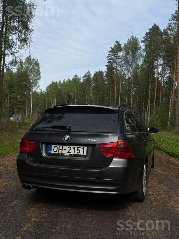 Grey BMW 330 2007 in Riga, with an engine capacity of 3.00 L and mileage of 346 thousand km for 4990 €, photo 2 on AUTOMOTO.COM.LV