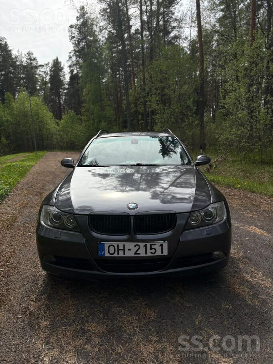 Grey BMW 330 2007 in Riga, with an engine capacity of 3.00 L and mileage of 346 thousand km for 4990 €, photo 4 on AUTOMOTO.COM.LV