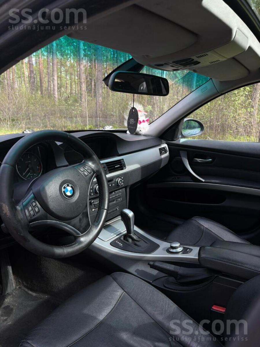 Grey BMW 330 2007 in Riga, with an engine capacity of 3.00 L and mileage of 346 thousand km for 4990 €, photo 7 on AUTOMOTO.COM.LV
