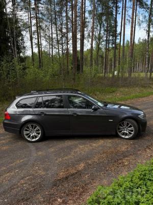 Grey BMW 330 2007 in Riga, with an engine capacity of 3.00 L and mileage of 346 thousand km for 4990 €, photo 13 on AUTOMOTO.COM.LV