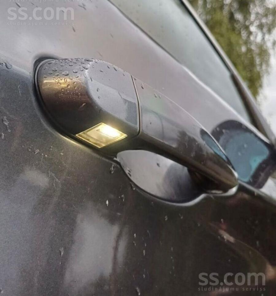 Grey BMW 330 2007 in Riga, with an engine capacity of 3.00 L and mileage of 346 thousand km for 4990 €, photo 14 on AUTOMOTO.COM.LV
