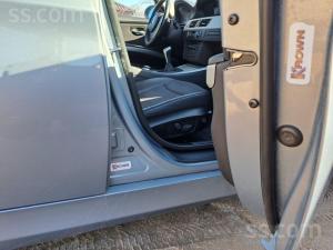 Pelēks BMW 330 2007 Ogre, ar dzinēja tilpumu 3.00 L un nobraukumu 241 tūkst. km par 4400 €, foto 8 vietnē AUTOMOTO.COM.LV