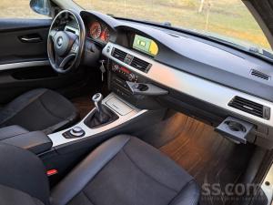 Pelēks BMW 330 2007 Ogre, ar dzinēja tilpumu 3.00 L un nobraukumu 240 tūkst. km par 6000 €, foto 6 vietnē AUTOMOTO.COM.LV