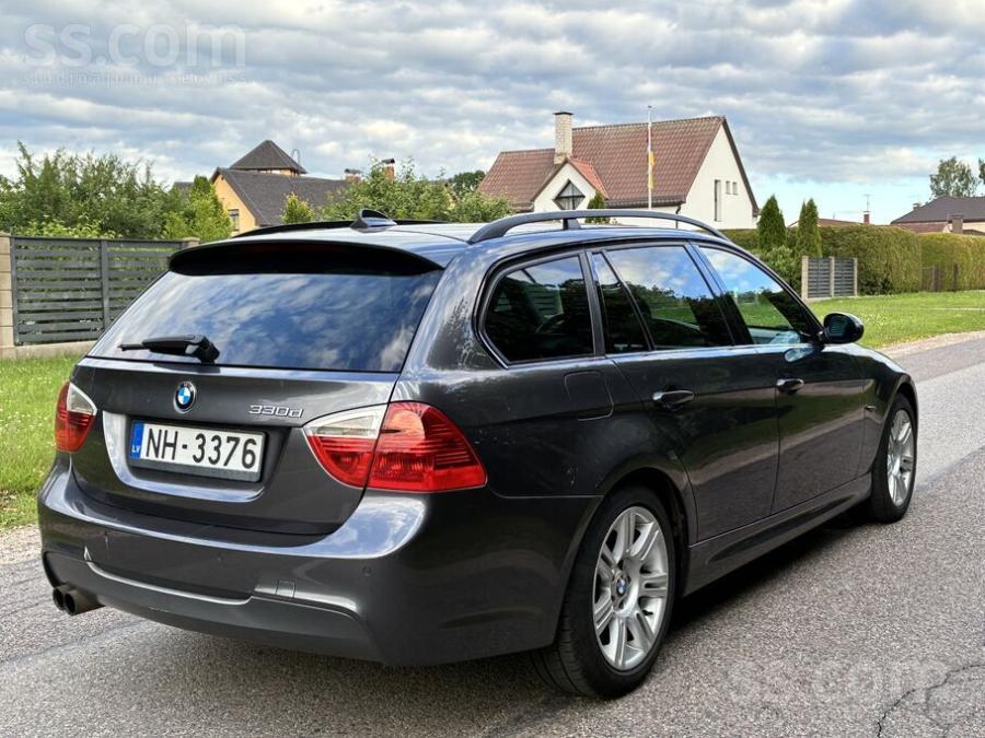 Grey BMW 330 2007 in Riga, with an engine capacity of 3.00 L and mileage of 278 thousand km for 5150 €, photo 4 on AUTOMOTO.COM.LV