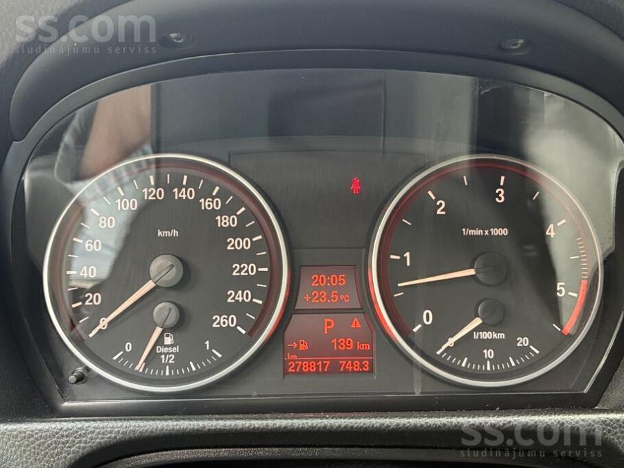 Grey BMW 330 2007 in Riga, with an engine capacity of 3.00 L and mileage of 278 thousand km for 5150 €, photo 13 on AUTOMOTO.COM.LV