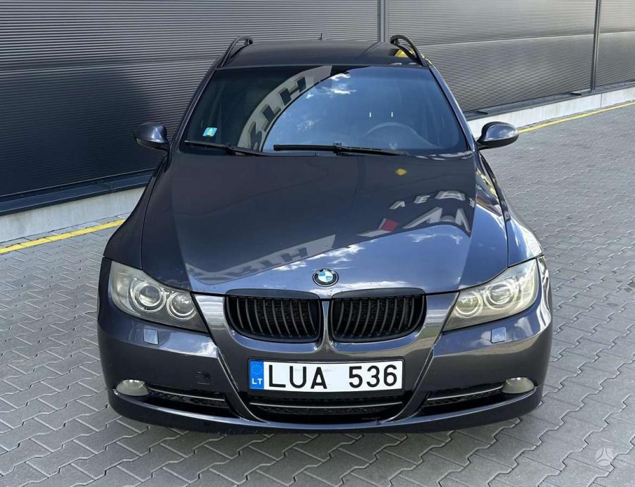 Pelēks BMW 330 2007 Viļņa, ar dzinēja tilpumu 2.99 L un nobraukumu 581 tūkst. km par 3500 €, foto 4 vietnē AUTOMOTO.COM.LV