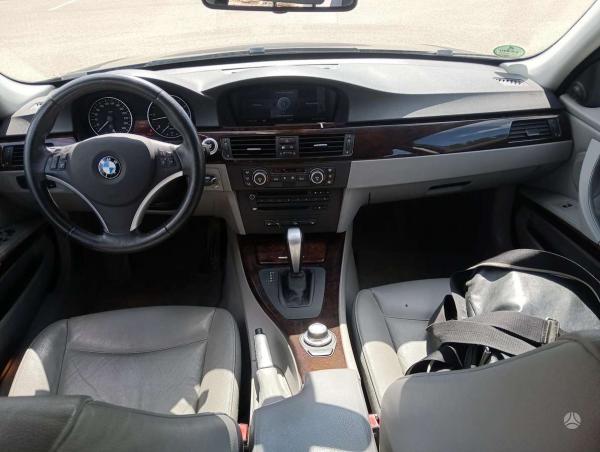 Pelēks BMW 330 2007 Utena, ar dzinēja tilpumu 2.99 L un nobraukumu 286 tūkst. km par 3990 €, foto 8 vietnē AUTOMOTO.COM.LV