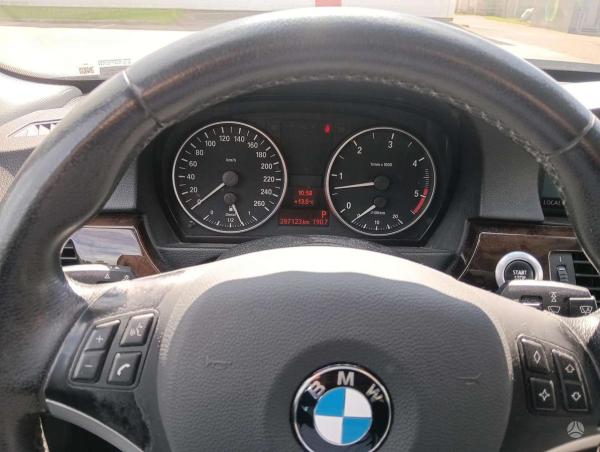 Pelēks BMW 330 2007 Utena, ar dzinēja tilpumu 2.99 L un nobraukumu 286 tūkst. km par 3990 €, foto 10 vietnē AUTOMOTO.COM.LV