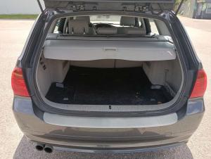 Pelēks BMW 330 2007 Utena, ar dzinēja tilpumu 2.99 L un nobraukumu 286 tūkst. km par 3990 €, foto 5 vietnē AUTOMOTO.COM.LV