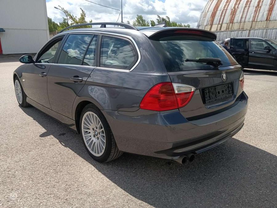 Pelēks BMW 330 2007 Utena, ar dzinēja tilpumu 2.99 L un nobraukumu 286 tūkst. km par 3990 €, foto 7 vietnē AUTOMOTO.COM.LV