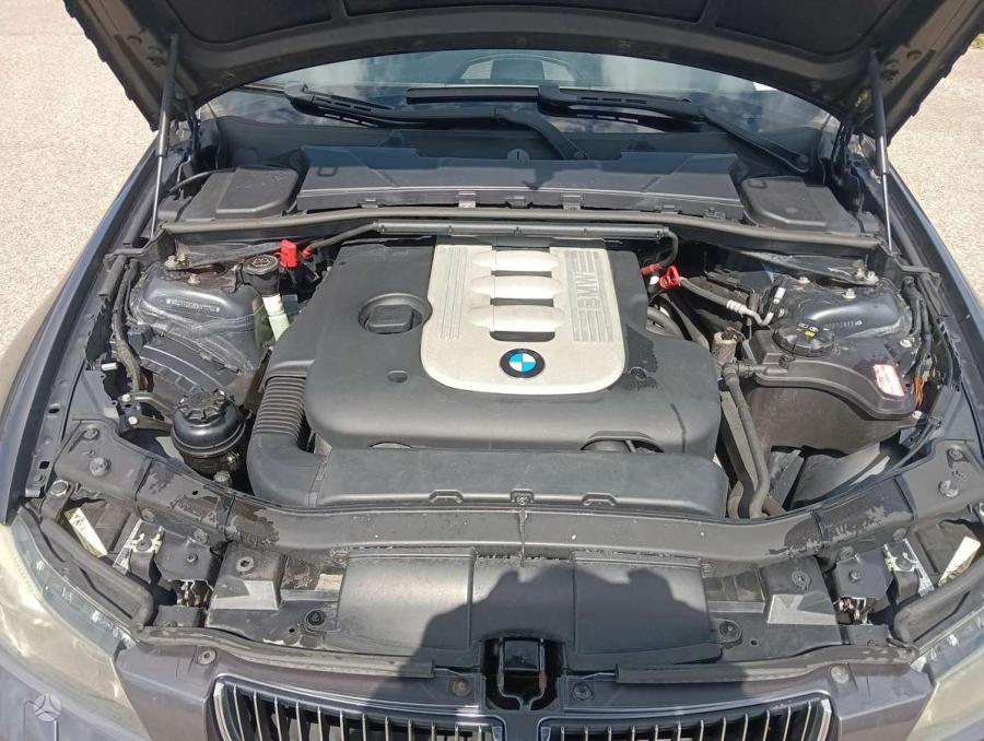 Pelēks BMW 330 2007 Utena, ar dzinēja tilpumu 2.99 L un nobraukumu 286 tūkst. km par 3990 €, foto 8 vietnē AUTOMOTO.COM.LV