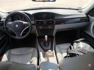 Pelēks BMW 330 2007 Utena, ar dzinēja tilpumu 2.99 L un nobraukumu 286 tūkst. km par 3990 €, foto 9 vietnē AUTOMOTO.COM.LV