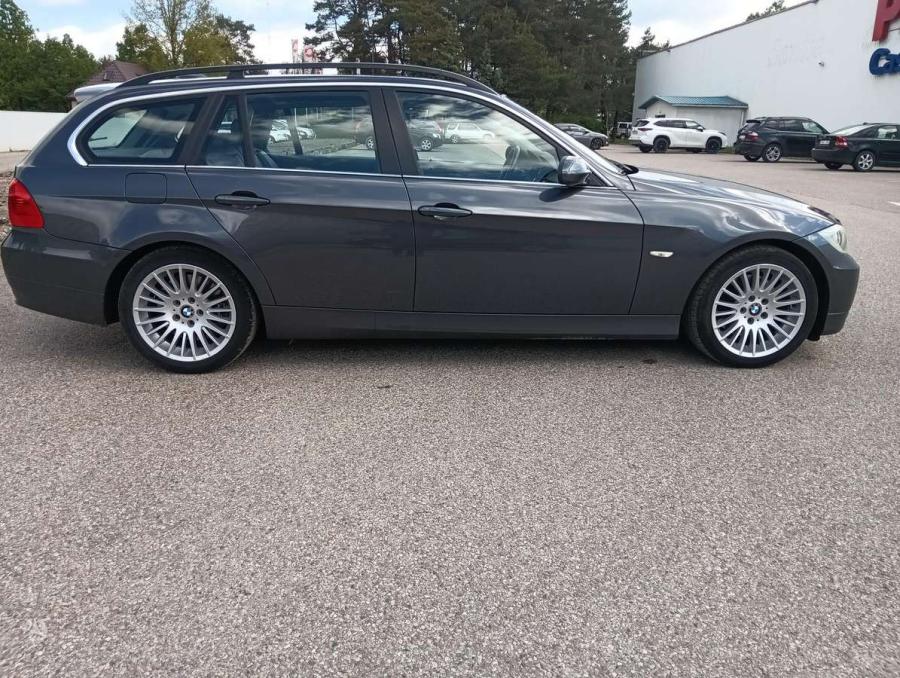 Pelēks BMW 330 2007 Utena, ar dzinēja tilpumu 2.99 L un nobraukumu 286 tūkst. km par 3990 €, foto 19 vietnē AUTOMOTO.COM.LV