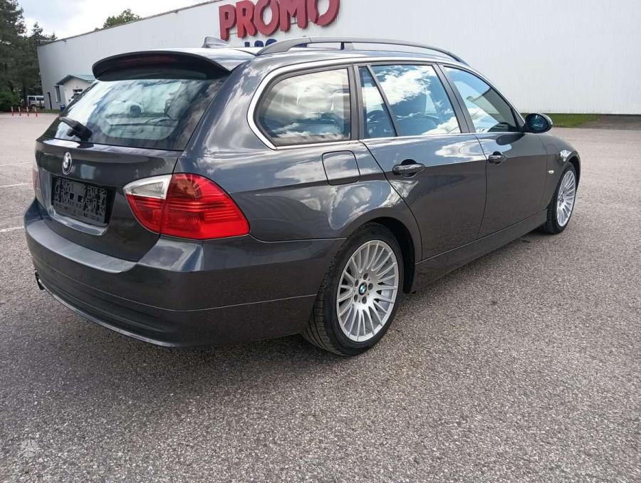 Pelēks BMW 330 2007 Utena, ar dzinēja tilpumu 2.99 L un nobraukumu 286 tūkst. km par 3990 €, foto 20 vietnē AUTOMOTO.COM.LV