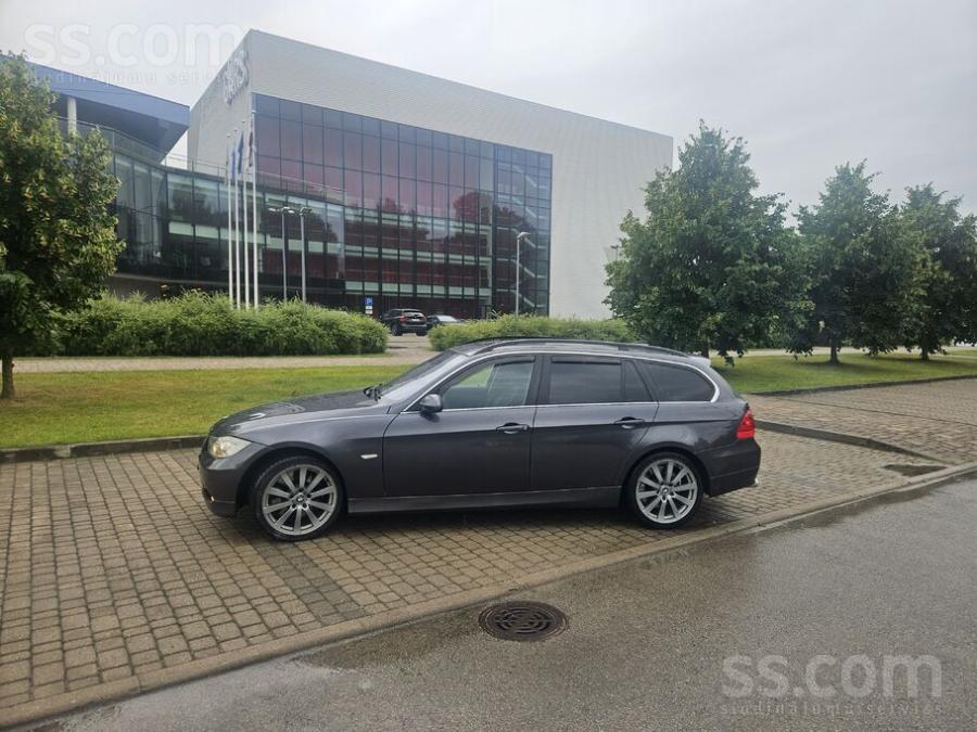 Grey BMW 330 2007 in Rezekne, with an engine capacity of 3.00 L and mileage of 331 thousand km for 5000 €, photo 1 on AUTOMOTO.COM.LV