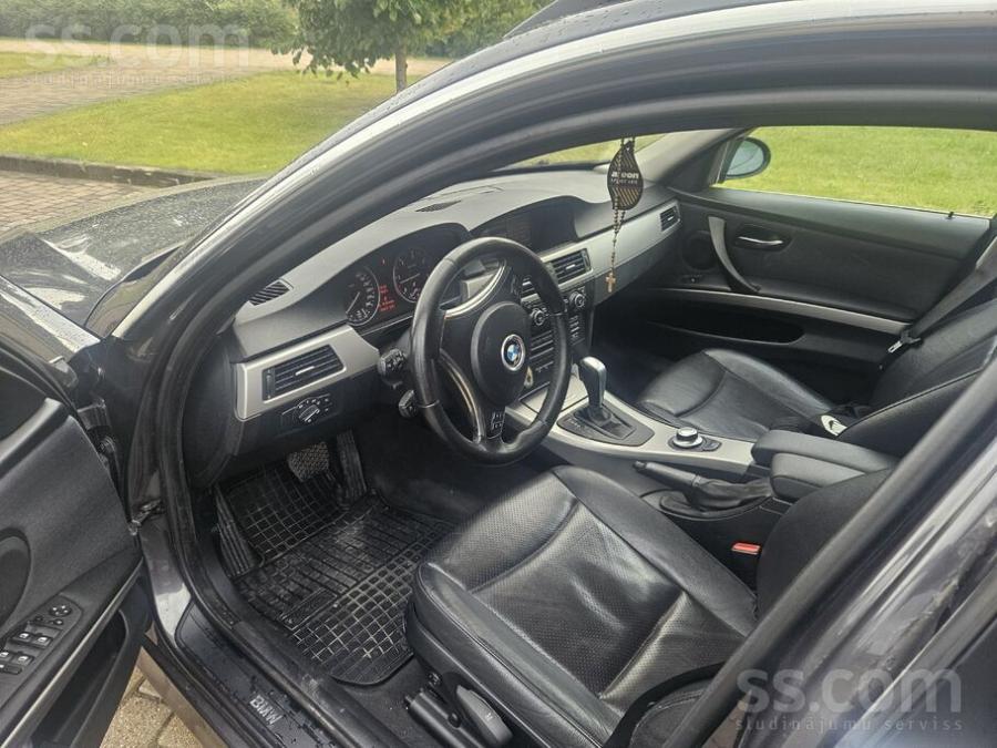 Grey BMW 330 2007 in Rezekne, with an engine capacity of 3.00 L and mileage of 331 thousand km for 5000 €, photo 5 on AUTOMOTO.COM.LV