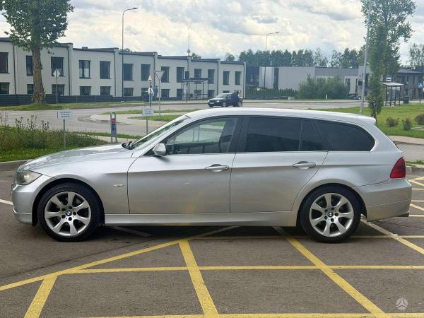 Pelēks BMW 330 2007 Viļņa, ar dzinēja tilpumu 2.99 L un nobraukumu 320 tūkst. km par 2600 €, foto 6 vietnē AUTOMOTO.COM.LV