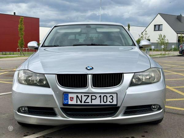 Pelēks BMW 330 2007 Viļņa, ar dzinēja tilpumu 2.99 L un nobraukumu 320 tūkst. km par 2600 €, foto 8 vietnē AUTOMOTO.COM.LV