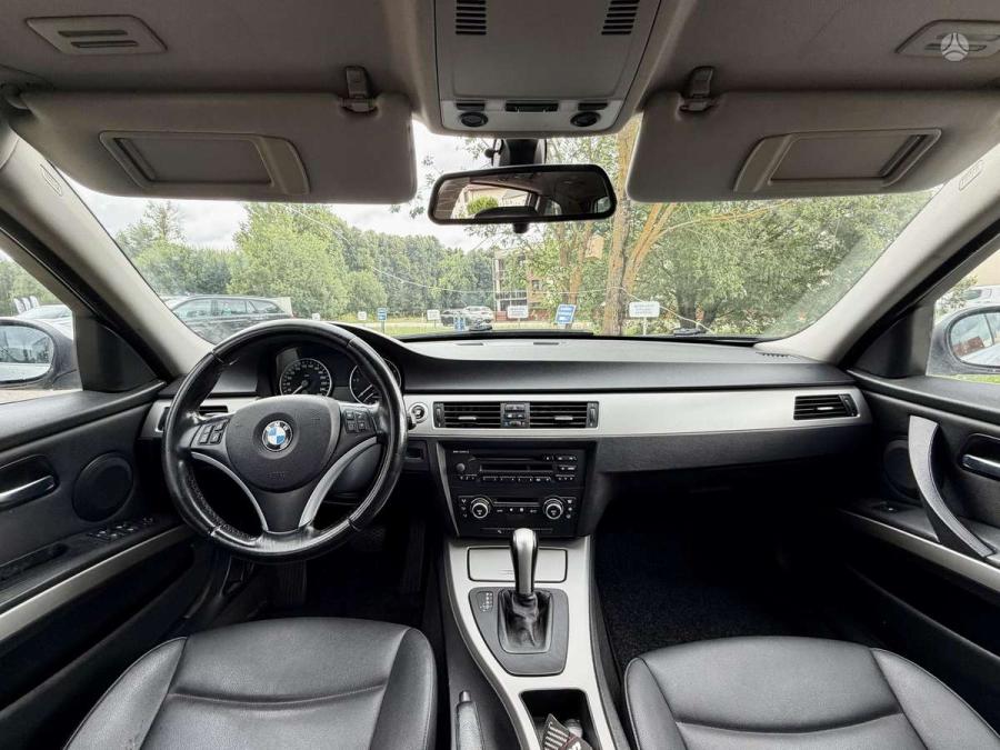 Pelēks BMW 330 2007 Viļņa, ar dzinēja tilpumu 2.99 L un nobraukumu 320 tūkst. km par 2600 €, foto 11 vietnē AUTOMOTO.COM.LV