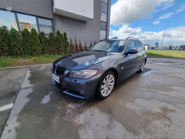 Pelēks BMW 330 2007 Kauņa, ar dzinēja tilpumu 2.99 L un nobraukumu 345 tūkst. km par 3000 €, foto 1 vietnē AUTOMOTO.COM.LV
