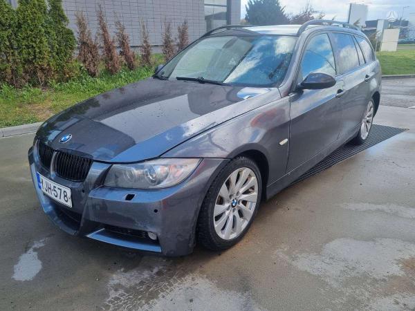 Pelēks BMW 330 2007 Kauņa, ar dzinēja tilpumu 2.99 L un nobraukumu 345 tūkst. km par 3000 €, foto 2 vietnē AUTOMOTO.COM.LV