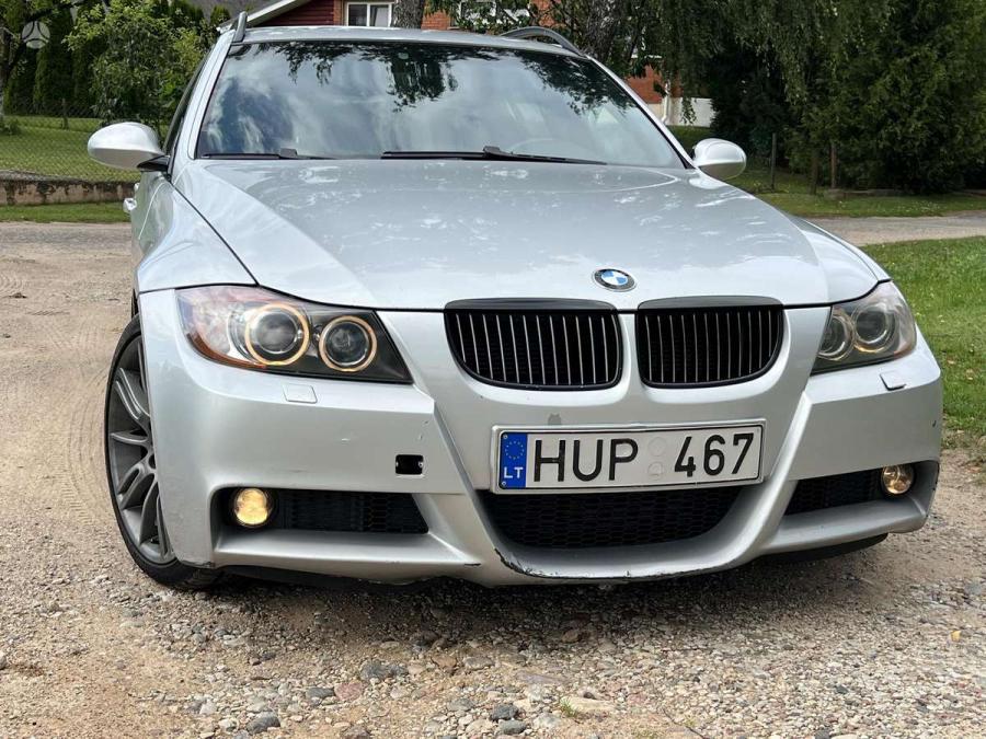 Grey BMW 330 2007 in Vilnius, with an engine capacity of 2.99 L and mileage of 395 thousand km for 4444 €, photo 1 on AUTOMOTO.COM.LV