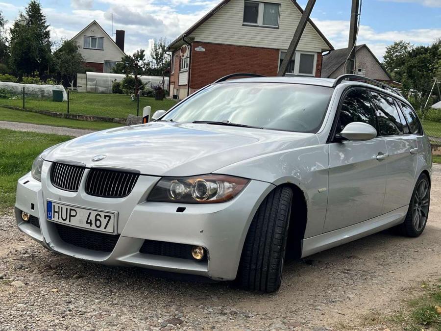 Grey BMW 330 2007 in Vilnius, with an engine capacity of 2.99 L and mileage of 395 thousand km for 4444 €, photo 6 on AUTOMOTO.COM.LV