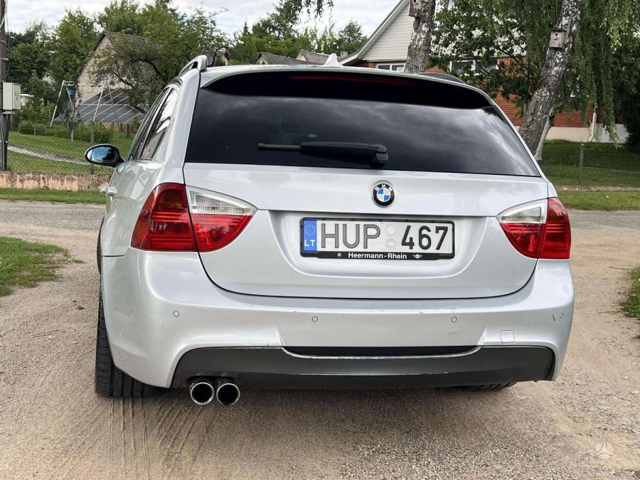 Grey BMW 330 2007 in Vilnius, with an engine capacity of 2.99 L and mileage of 395 thousand km for 4444 €, photo 10 on AUTOMOTO.COM.LV